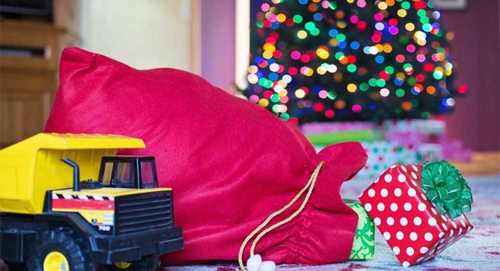 7 Creative Canvas/Cotton Christmas Goodie Bag Ideas - Avecobaggie